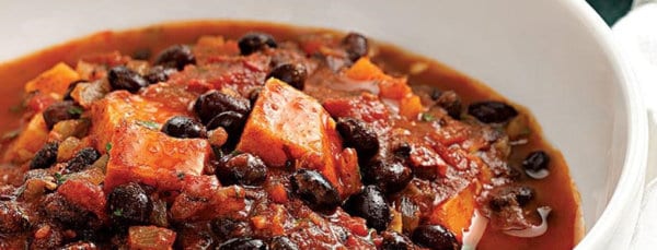 Chili de patates douces et haricots rouges
