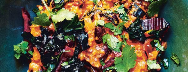 One Pot haricots rouges et blettes, sauce beurre de cacahuètes